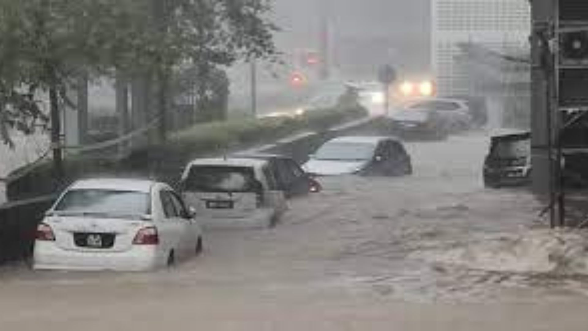 5 Tips to Drive Through Flood Safely - BHPetrol