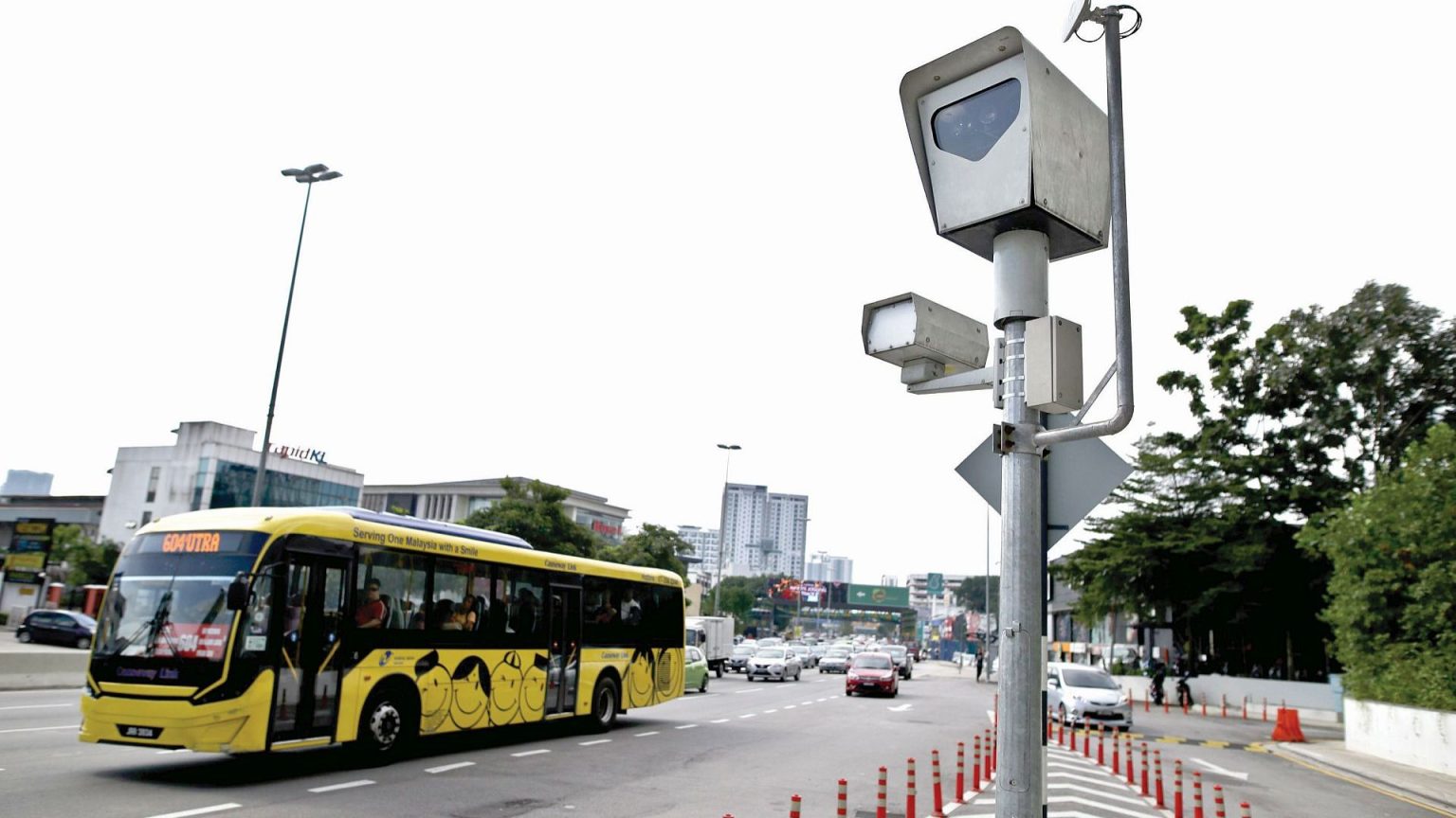 6 Things You Need to Know About AwAS – The New Speed Track Camera ...
