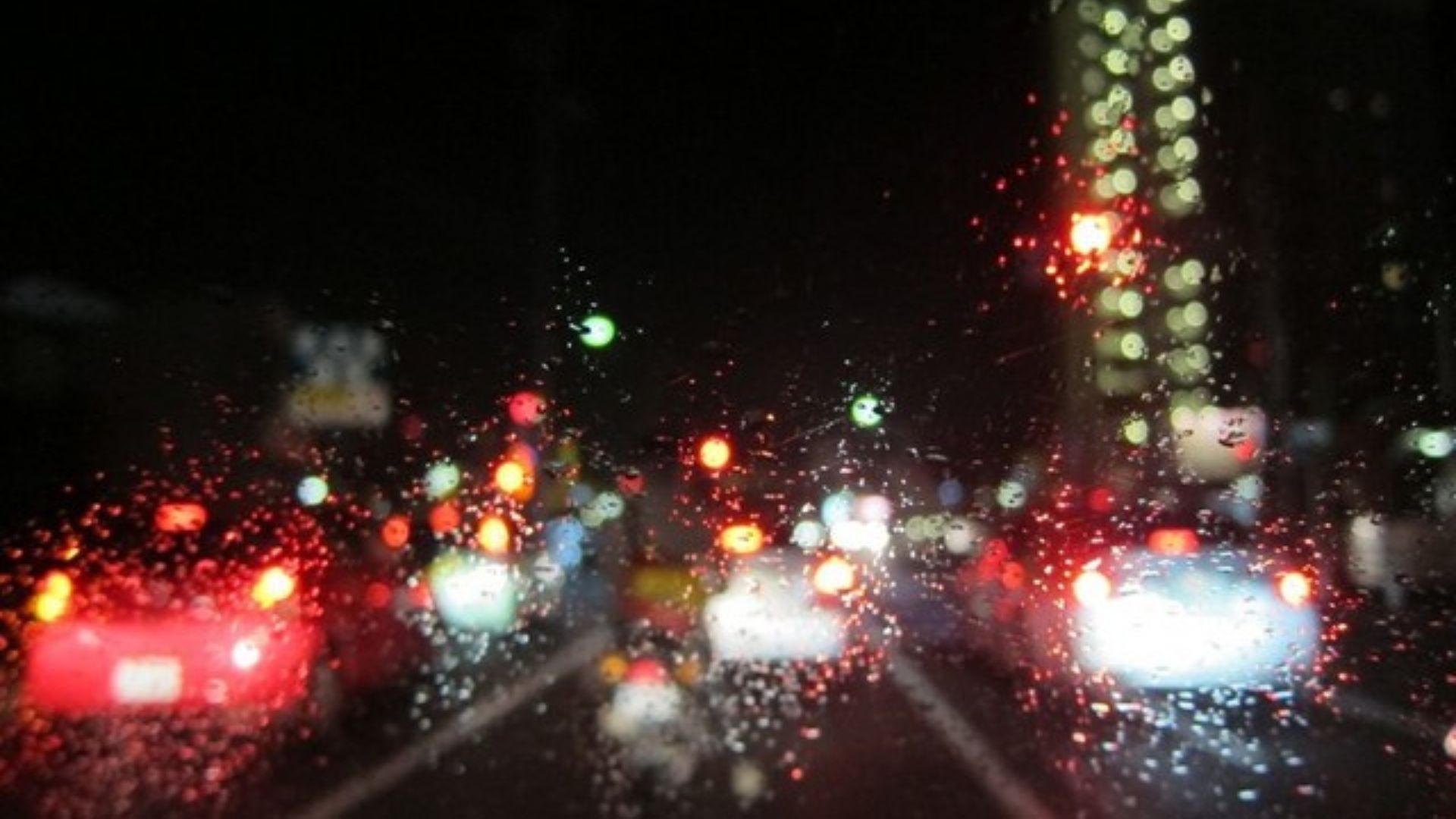 5 Things You Shouldn’t Do When Driving in the Rain - BHPetrol